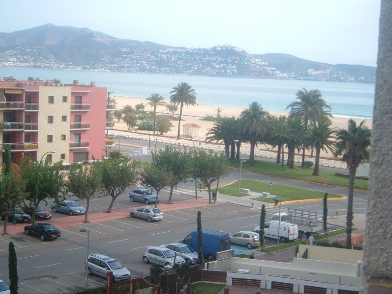 Studio à 100m de la plage avec vue mer latérale à Empuriabrava